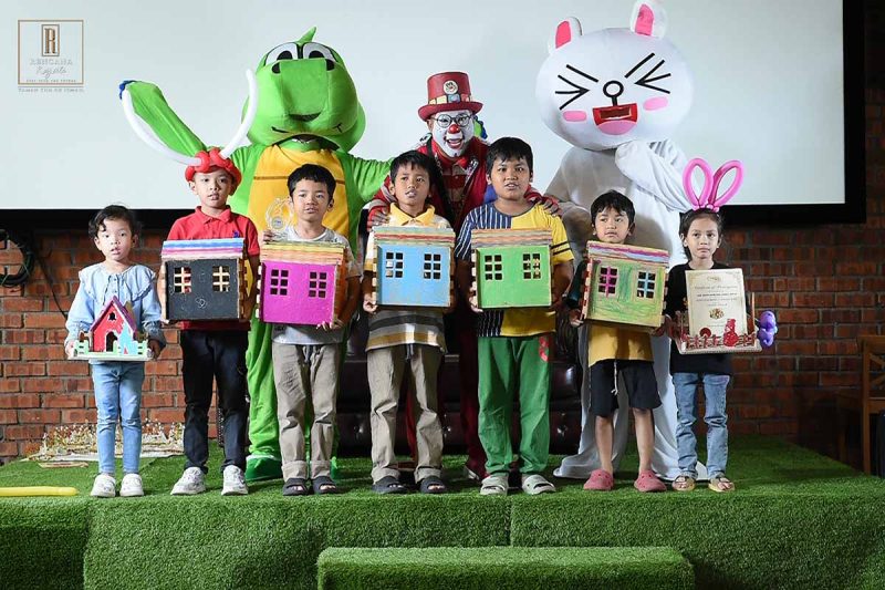Mini Architects: Kids Cardboard House Colouring Contest at Rencana ...